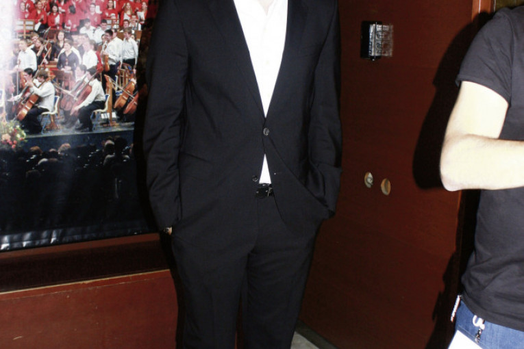 Rokvić NAPADNUT u Mostaru? Hitno PREKINUT koncert, pevač bio na METI ...