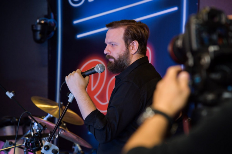 TREĆA SREĆA! Skaj Vikler VERIO ovu lepoticu, pohvalila se SKUPOCENIM ...