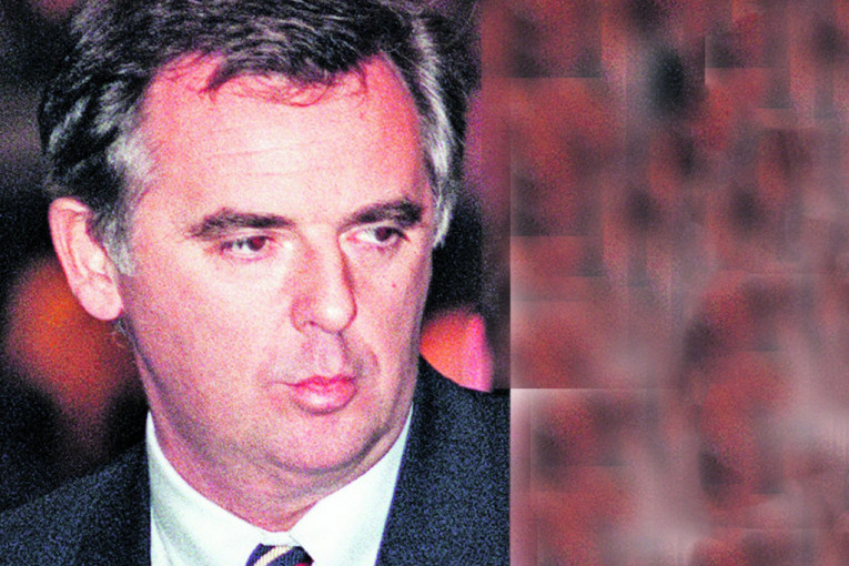 Rade Marković u zabeli ima akvarijum i hrani ribice