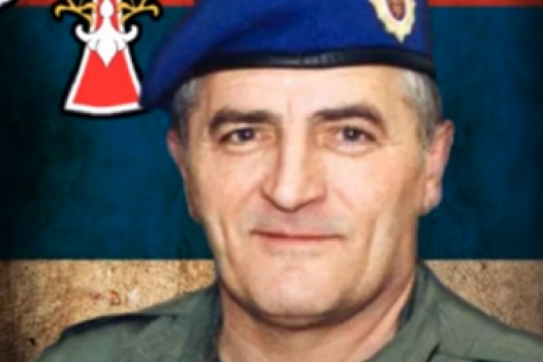 POSTHUMNO ODLIKOVAN VELJKO RADENOVIĆ: Članovi njegove borbene jedinice ...
