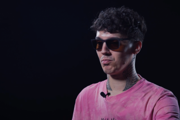 BIVŠI ZADRUGAR PRIKOVAN ZA KREVET! Već nekoliko dana ne može da ustane ...