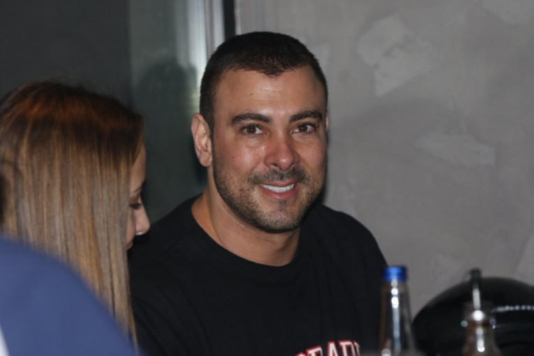 BIO JE U STRASTVENOJ AFERI SA MARIJOM VELJKOVIĆ: Evo šta UROŠ ĆERTIĆ ...