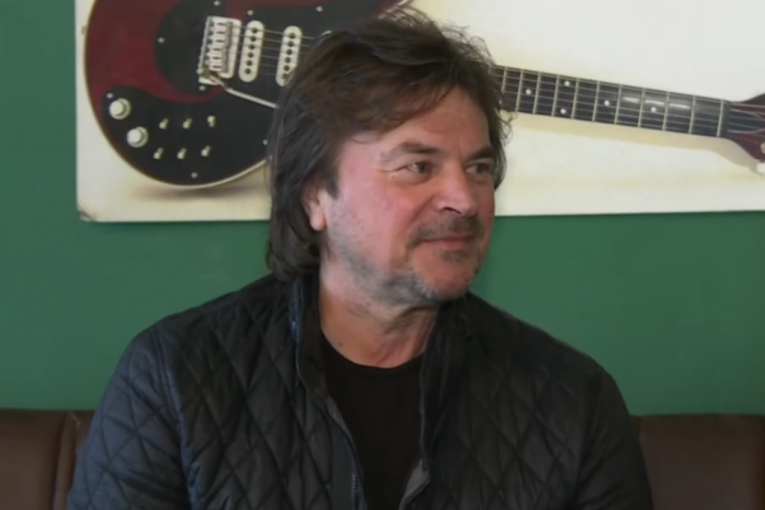 SVI GA ZNAMO KAO ALENA ISLAMOVIĆA: PRAVO IME poznatog pevača MALO KO ...