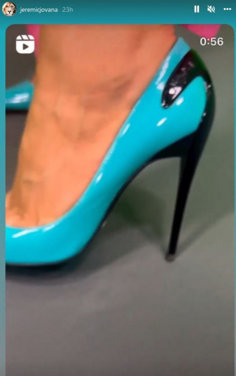 JOVANA JEREMIĆ OTKRILA KOLIKO ZARAĐUJE! Voditeljka se pohvalila SKUPOCENIM cipelama, pa priznala ...