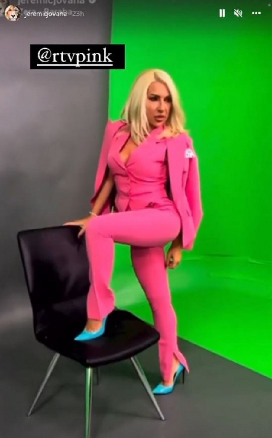 JOVANA JEREMIĆ OTKRILA KOLIKO ZARAĐUJE! Voditeljka se pohvalila SKUPOCENIM cipelama, pa priznala ...