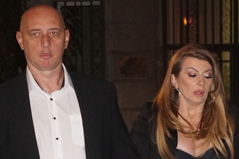 VIKI MILJKOVIĆ POBEGLA OD KUĆE ZBOG TAŠKETA! Ovo su detalji porodične drame, pevačica otvorila ...