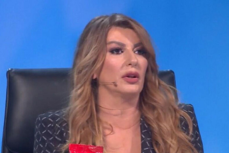 VIKI MILJKOVIĆ POBEGLA OD KUĆE ZBOG TAŠKETA! Ovo su detalji porodične drame, pevačica otvorila ...