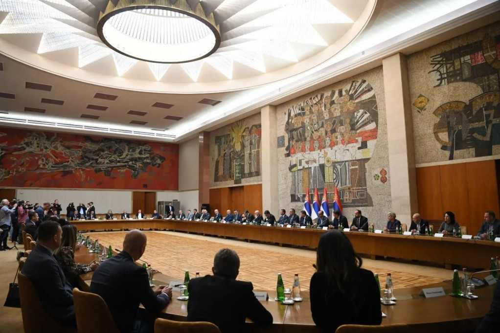 PODRŠKA SRBIMA NA KOSOVU I METOHIJI: Vučić nakon sastanka sa predstavnicima našeg naroda poslao ...