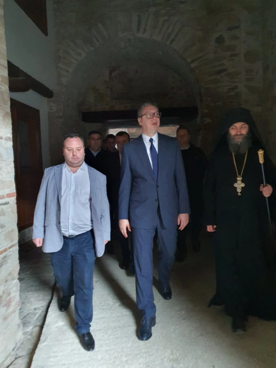 VUČIĆ DOBIO MASLINOVO ULJE SA MASLINE CARA DUŠANA: Otkrivamo - Ovo su ...