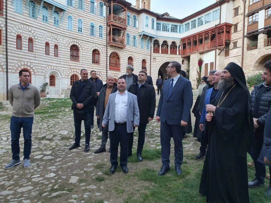 VUČIĆ DOBIO MASLINOVO ULJE SA MASLINE CARA DUŠANA: Otkrivamo - Ovo su ...