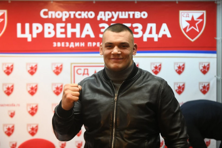 STOŠIĆ SE VRAĆA U ZVEZDU: Najpoznatiji MMA borac potpisao za crveno ...