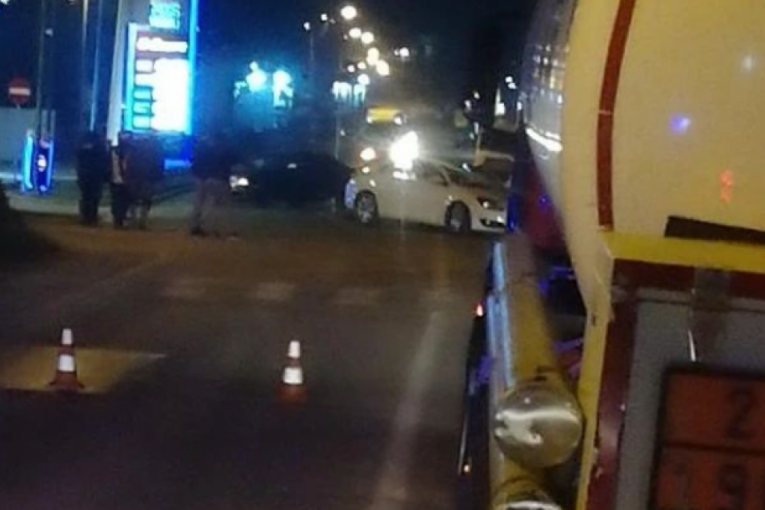 Više osoba povređeno, slupana vozila PREPREČILA PUT! Nesreća kod ...