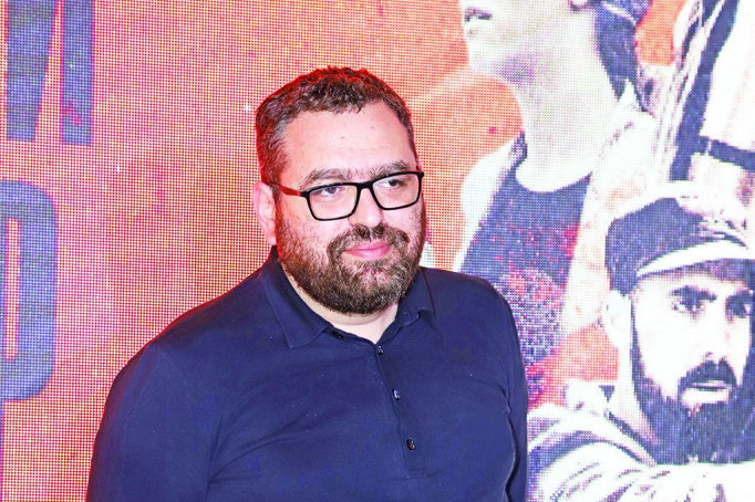 "OVO JE TVOJ GRAD, LEGENDO": Objava reditelja "Južnog vetra" o Glogovcu ...