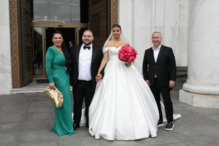 HITNO OGLAŠAVANJE ĐANIJEVE SLAĐE: Progovorila o RAZVODU sina Marka, evo ...