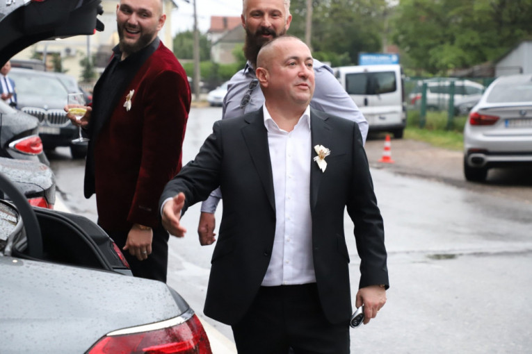 ĐANI NA BAKŠIŠ PUKAO 200.000 EVRA! Folker napravio ludilo na svadbi ...