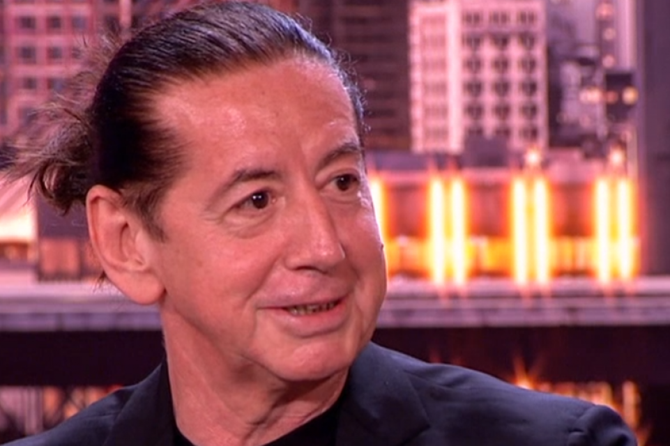 HIT FOTKA JAŠARA AHMEDOVSKOG! Pevač pozirao za selfi, svi gledaju samo ...