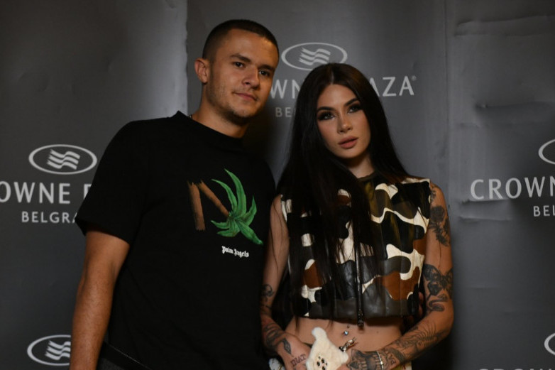 UKI Q SA NOVIM DEČKOM POSLE OPERACIJE NOSA: Pretučena sestra ima nove PROBLEME, progovorila i o ...