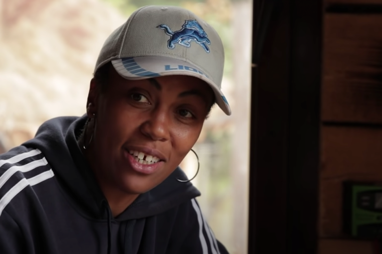 PRODALA ROLEKS DA BI KUPILA ŠTALU! Neverovatna priča Amerikanke koja je ...