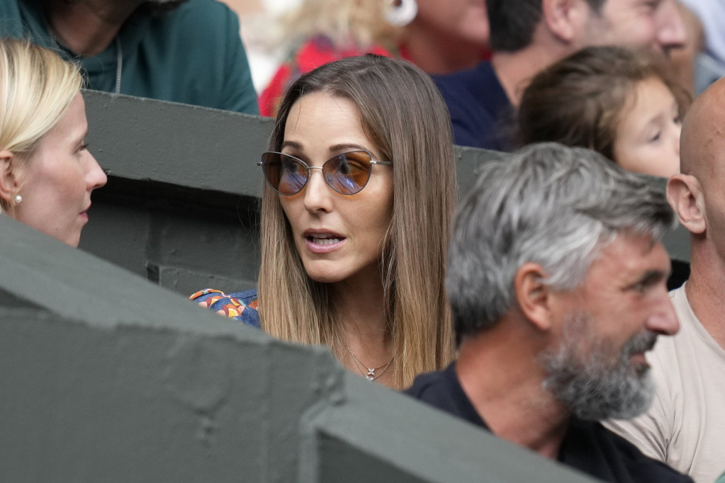 OTKRIVAMO: Ovo je TAJANSTVENA PLAVUŠA iz Đokovićeve lože! Veoma je ...