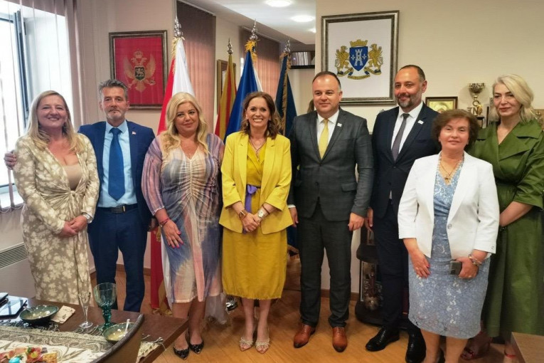 Zajednička prodavnica kao podrška ženskom preduzetništvu Srbije i ...