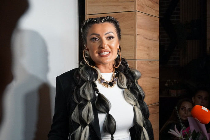 JEZIV POKUŠAJ SILVIJE ĐOGANI DA SE OPERE OD SKANDALA: Dala ćerkici (10 ...