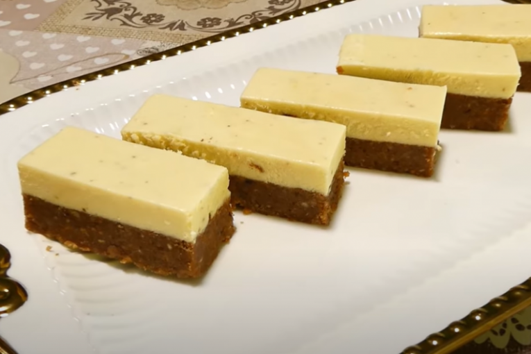 KINDER BAJADERA: Sočan kolač sa mlevenim keksom i čokoladom, štanglice ...