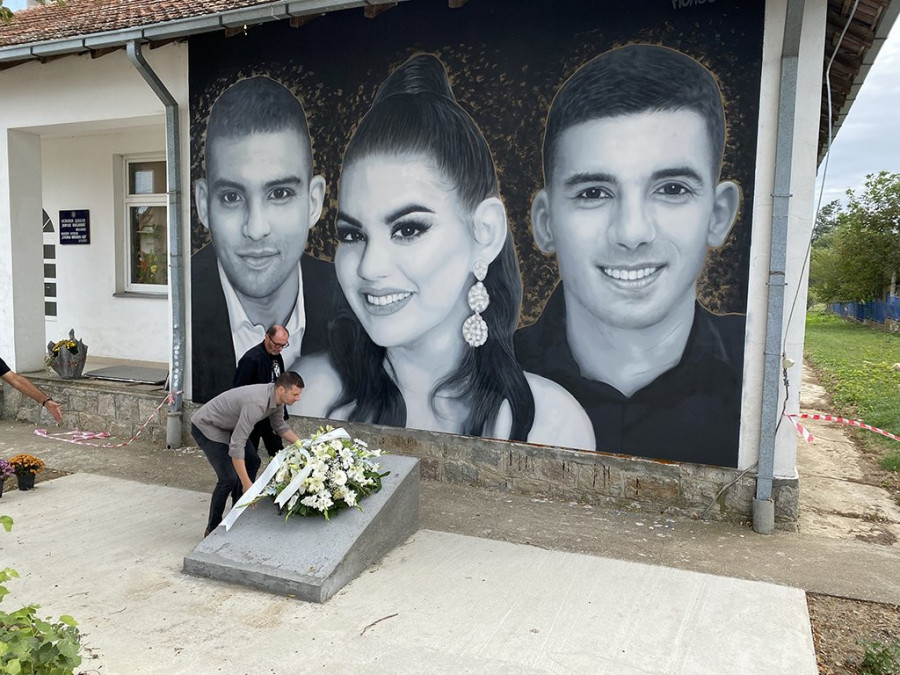 BLAŽIĆ JE SASUO 25 METAKA U NAŠU DECU! Roditelji nasradalih u Duboni ...
