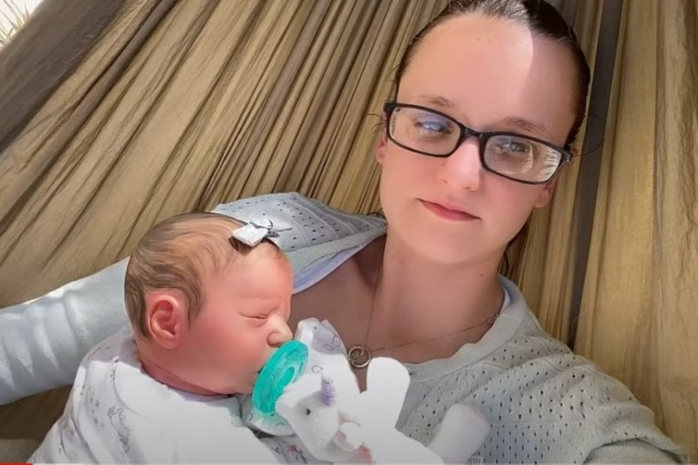 ŽENA (28) POTROŠILA 11.000 EVRA NA LUTKE, HRANI IH ADAPTIRANIM MLEKOM ...