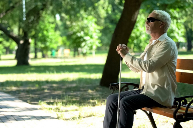 SLEPI OTAC PRVI PUT VIDEO ĆERKU NAKON 21. GODINE: Nije mogao ni da ...
