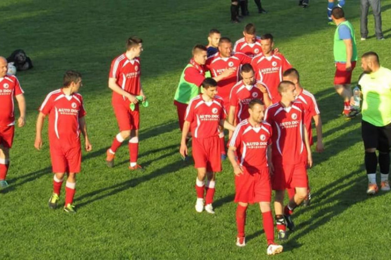 VREME JE ZA POVRATAK U SVOJU SELO: Iskusni centarfor po drugi put u ...