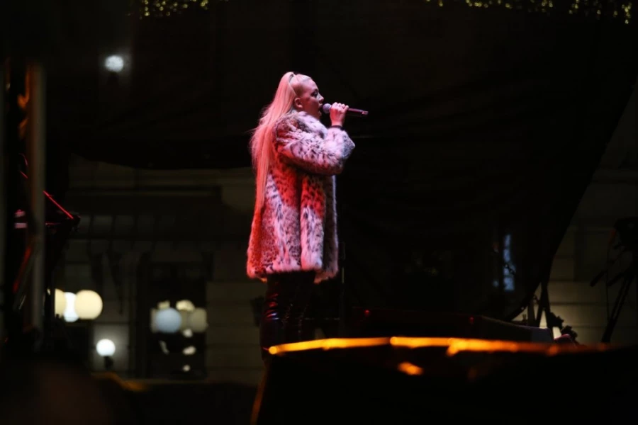 ŠIROM SRBIJE POČELI MUZIČKI PROGRAMI: Pucaju petarde i vatrometi - na ...