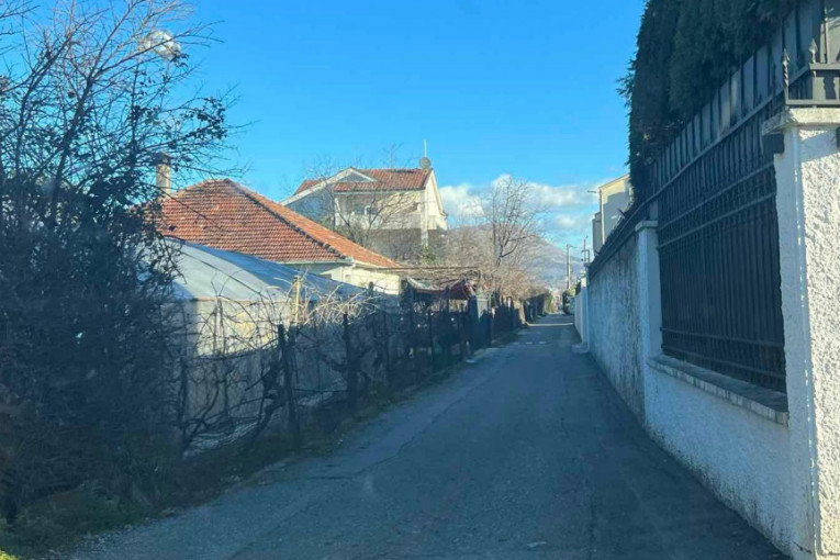 PRVE FOTOGRAFIJE SA MESTA ZLOČINA U PODGORICI: Ubio sina (12) i ženu ...