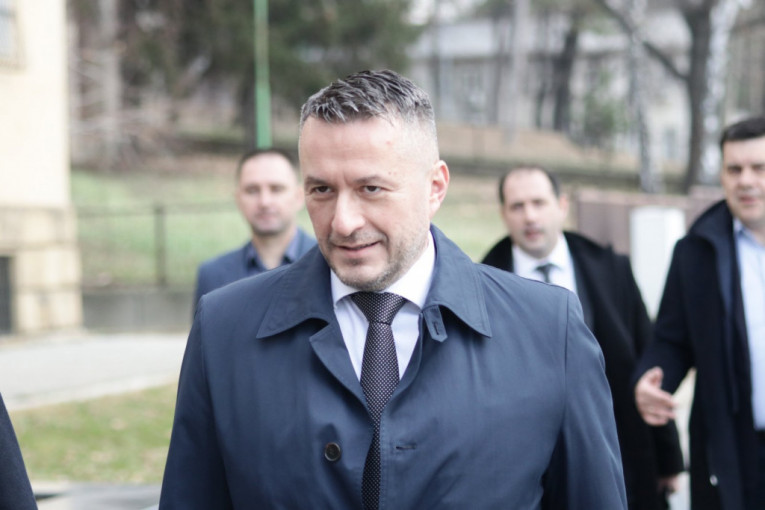 "JA SAM ČASTAN POLICAJAC, HAPSIO SAM OTMIČARE MAŠE I MALČANSKOG ...