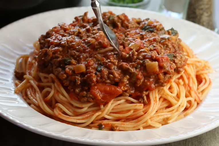 RECEPT ZA ORIGINALNI BOLONJEZE SOS: Ako ga tako budete napravili biće ...