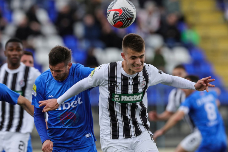 BLEDI PARTIZAN OSTAVIO TITULU U LUČANIMA: Remi crno-belih po meri ...