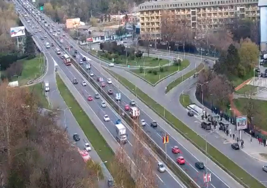 BEOGRAD PONOVO USPOREN! Ovo su ''okovani'' delovi grada - gužve sve veće, do posla doći sve teže ...