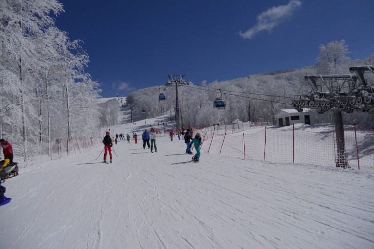 POPUST OD 30% NA SKI KARTE NA STAROJ PLANINI: UŽIVAJTE U PROLEĆNOM SKIJANjU