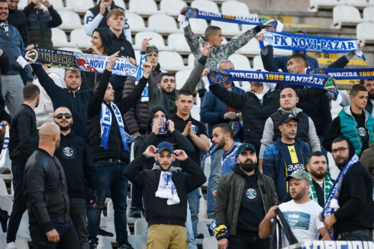 NAVIJAČI NOVOG PAZARA ZGROZILI SRBIJU! Odvratni povici na račun ...