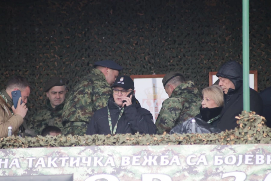 "OVAKO TREBA DA IZGLEDA NAŠA VOJSKA, REORGANIZOVAĆEMO JE! Vučić nakon ...