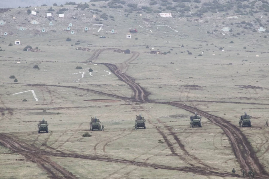 "OVAKO TREBA DA IZGLEDA NAŠA VOJSKA, REORGANIZOVAĆEMO JE! Vučić nakon ...