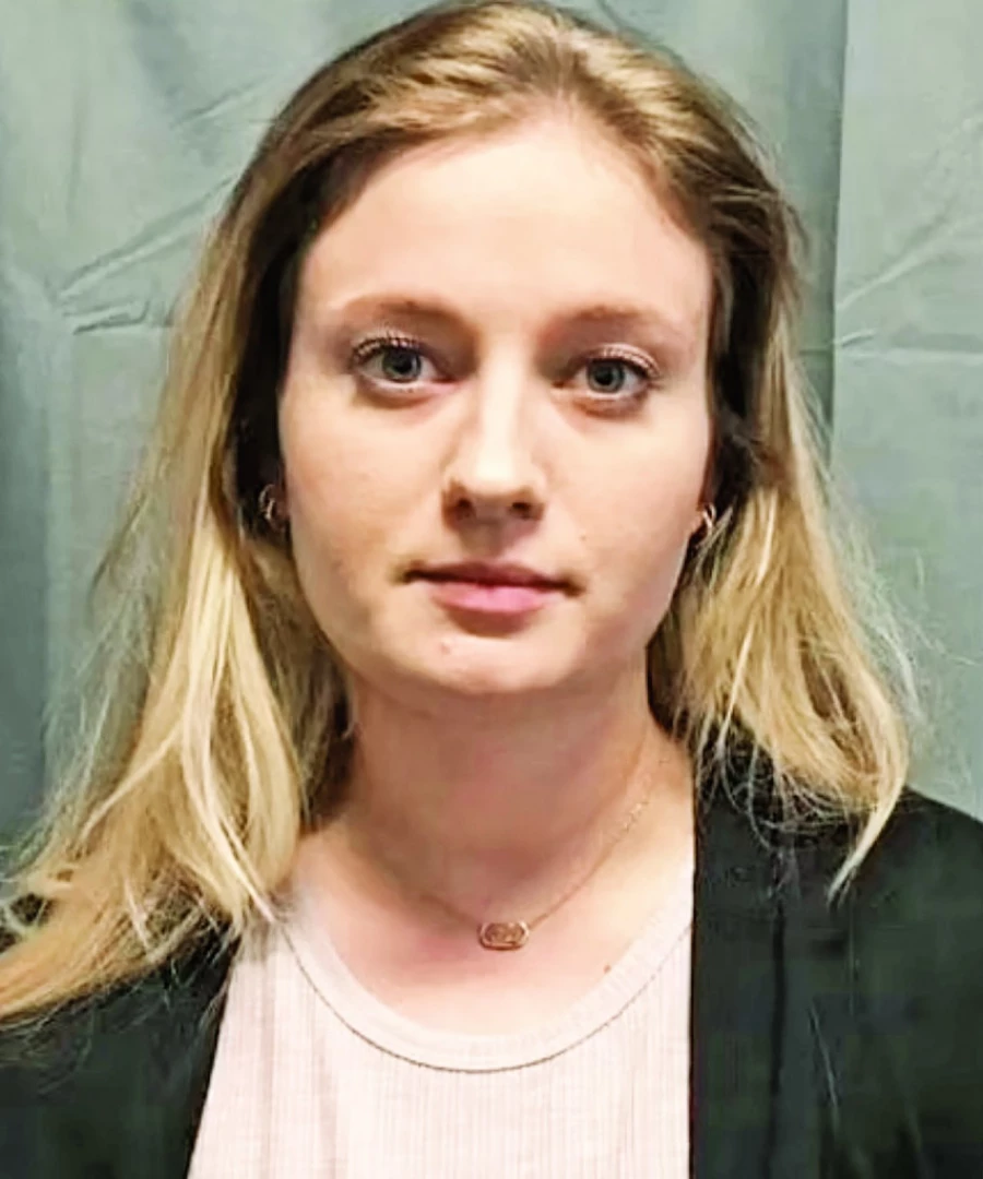 PUME IZ UČIONICE ZAVODE DEČAKE! Uhapšeno 25 razvratnih nastavnica ...