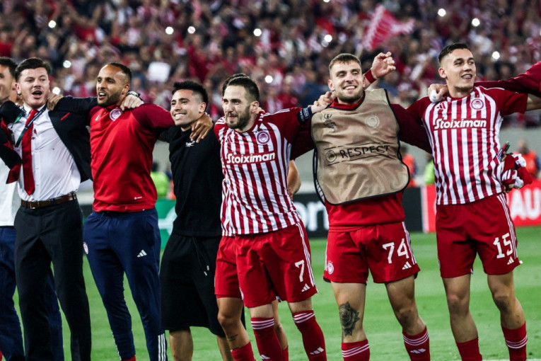 OLIMPIJAKOS STIGAO DO FANSTATIČNOG PODVIGA: Tim iz Pireja prvi grčki ...