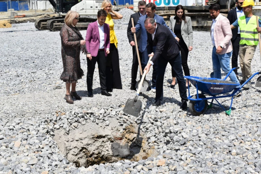 POČELA IZGRADNJA DRŽAVNE DVOJEZIČNE OSNOVNE ŠKOLE U BEOGRADU NA VODI