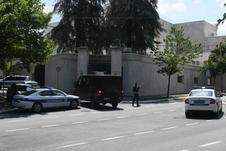 UBIJEN NAPADAČ NA PRIPADNIKA ŽANDARMERIJE! Upucao ga u vrat ispred AMBASADE IZRAELA!