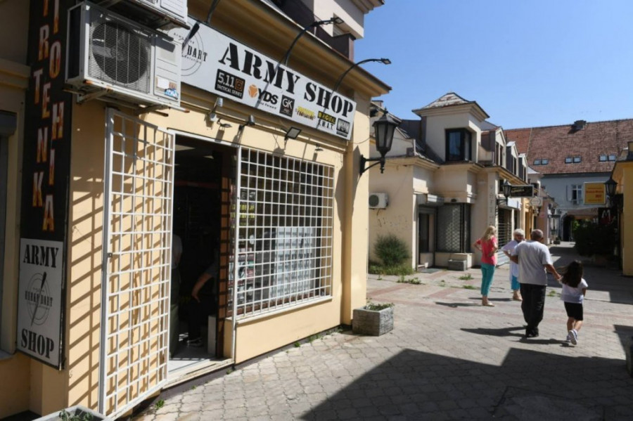 OTKRIVAMO! NA OVOM MESTU JE TERORISTA KUPIO SAMOSTREL, PA KRENUO U KRVAVI PIR!(FOTO)