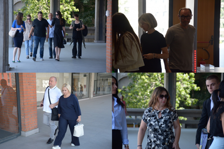 Republika / Foto Galerija / Roditelji ubijene dece stigli u sud