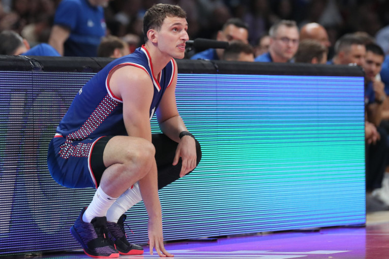 JOVIĆ DIGAO PUBLIKU NA NOGE KAD JE ULAZIO, ALI HOĆE LI IGRATI U PARIZU ...