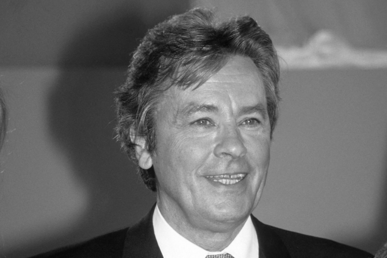 KAO DETE JE SLUŠAO KRIKE ZATVORENIKA OSUĐENIH NA SMRT! Alen Delon se od ...