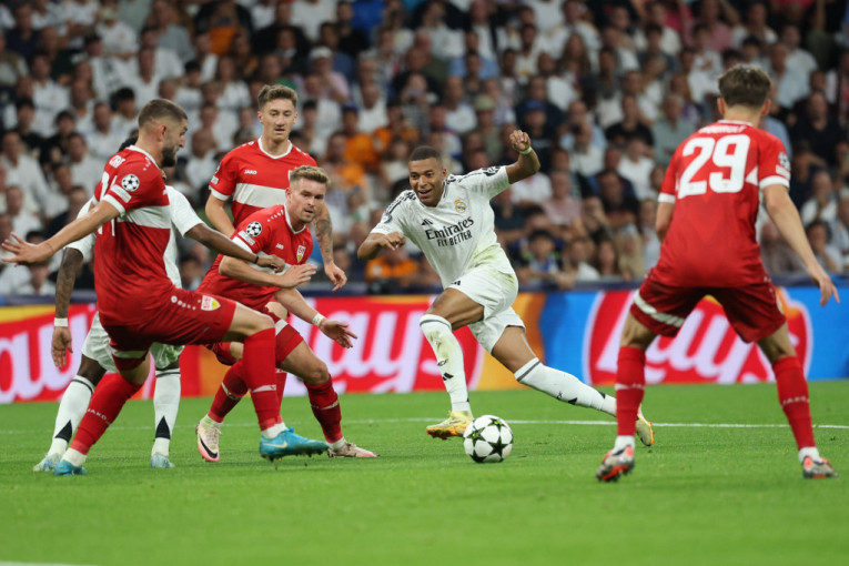 KIŠA GOLOVA NA PREMIJERI NOVE LIGE ŠAMPIONA! Liverpulu pripao klasik ...