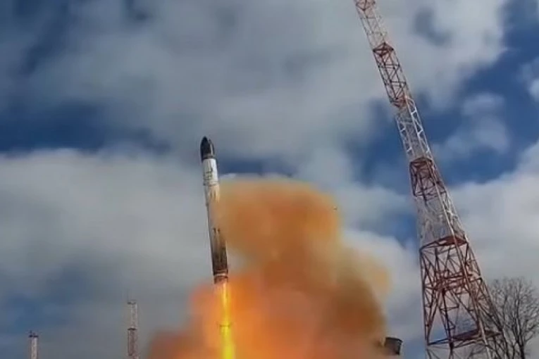 FIJASKO: Neuspešno lansiranje ruske interkontinentalne balističke ...